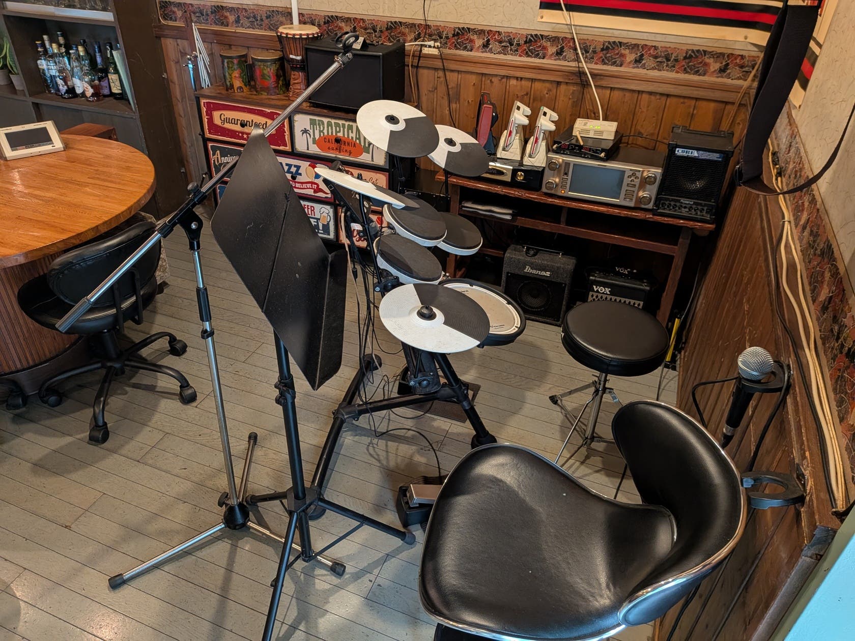 【駅徒歩約5分・一組限定貸切】屋内ラウンジ（スタジオにもカラオケにも）＆屋外BBQスペース！の写真10