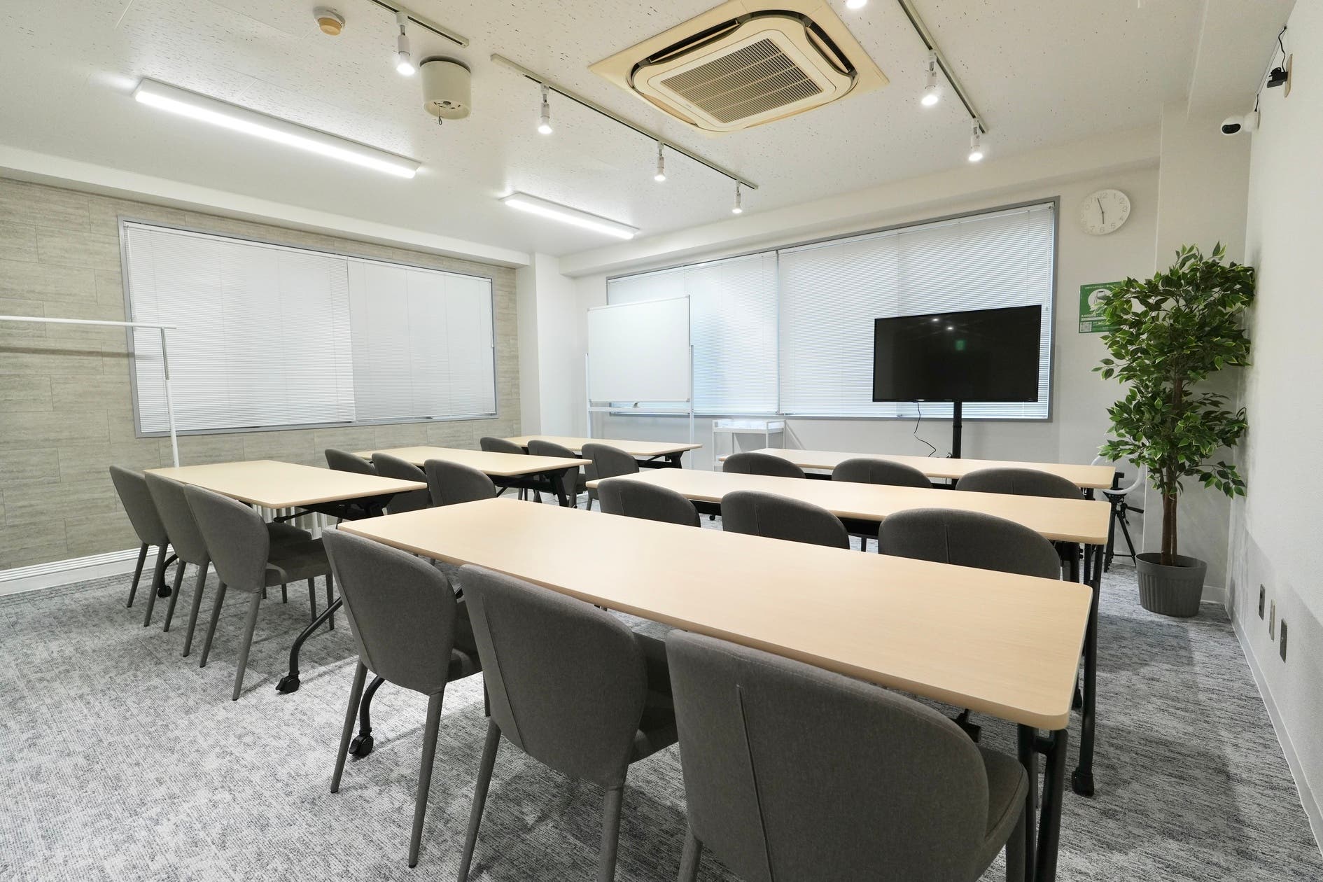 ★NEWOPEN★会議室・ワーク・パーティ・ボドゲ・撮影・オフ会など｜少人数〜最大25名｜WiFi無料｜ボドゲ等備品無料｜飲食可の写真1