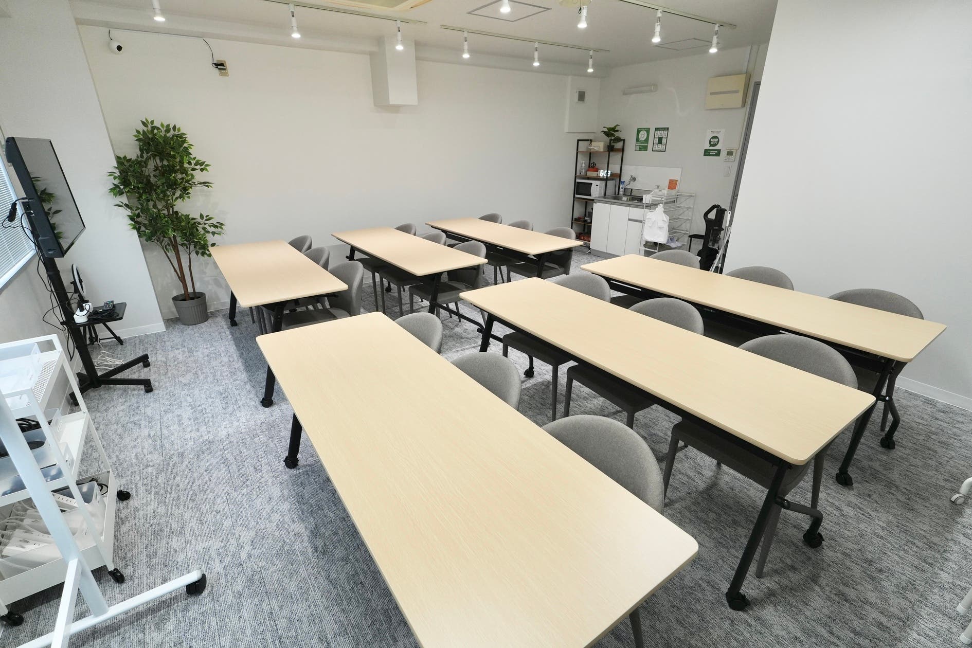 ★NEWOPEN★会議室・ワーク・パーティ・ボドゲ・撮影・オフ会など｜少人数〜最大25名｜WiFi無料｜ボドゲ等備品無料｜飲食可の写真7