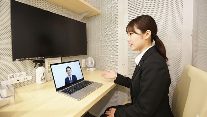 【下北沢駅徒歩1分|24時間営業|4PSブース】防音完全個室/31.5型モニター/充電/web商談・面接・MTG・テレワーク等の写真14