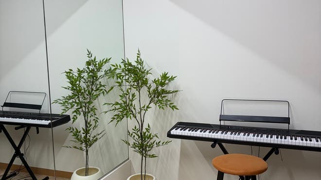 西新宿徒歩4分|24時間歌唱可能!電子ピアノ&鏡&マイク完備!撮影・レッスン向けスタジオの写真2