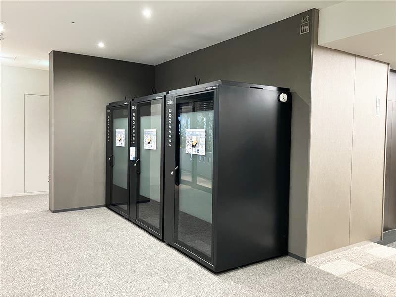 【テレキューブ】ザ・ランドマーク名古屋栄の個室型ワークブース（333-03）です。視線と音を遮る、プライベートな集中環境。の写真1