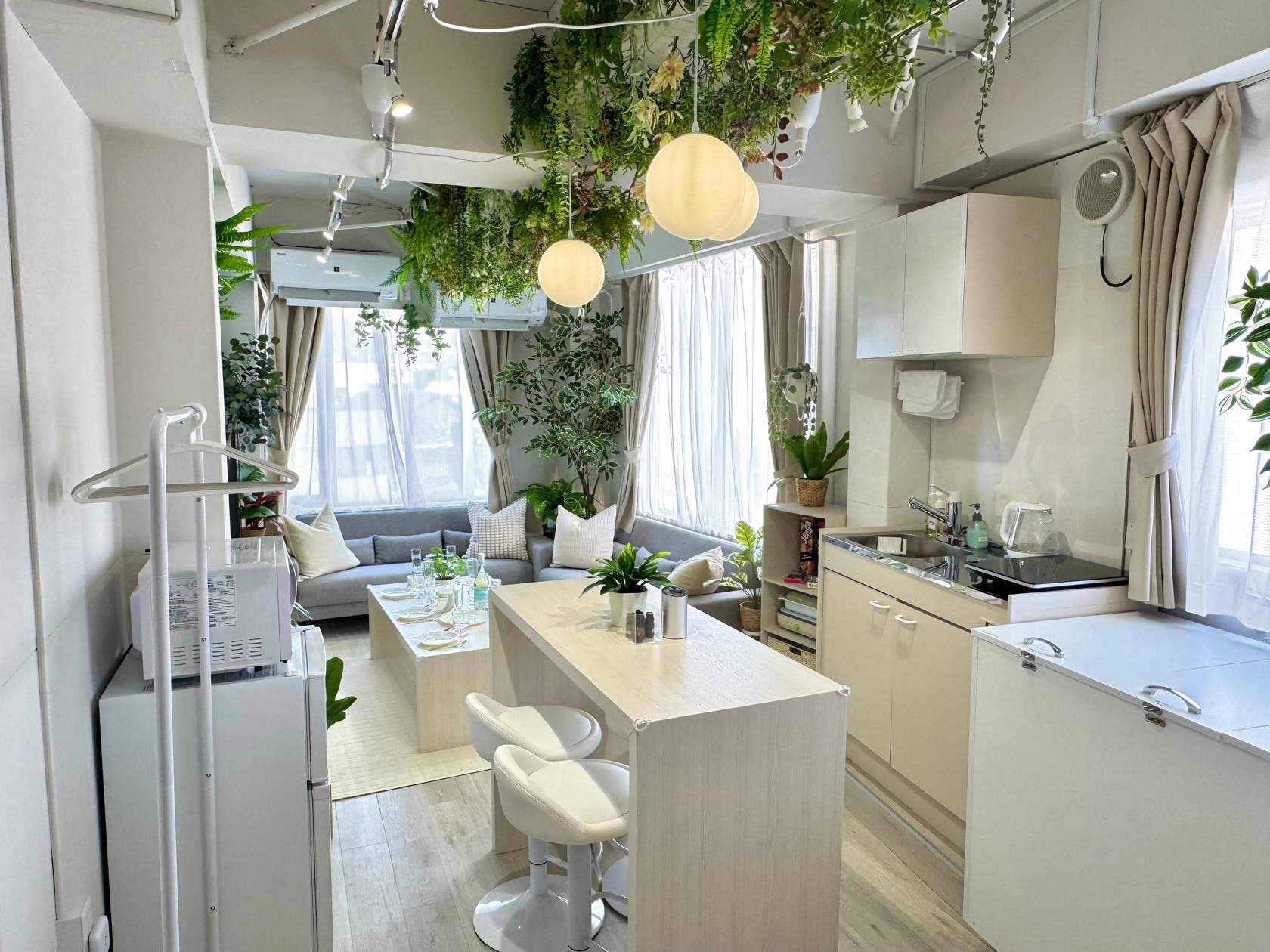 New Open!✨上野エリア･入谷駅3分🌿グリーン溢れる癒し空間🍃推し活💖女子会🥂ママ友会☕️75型TV📺撮影📷の写真3