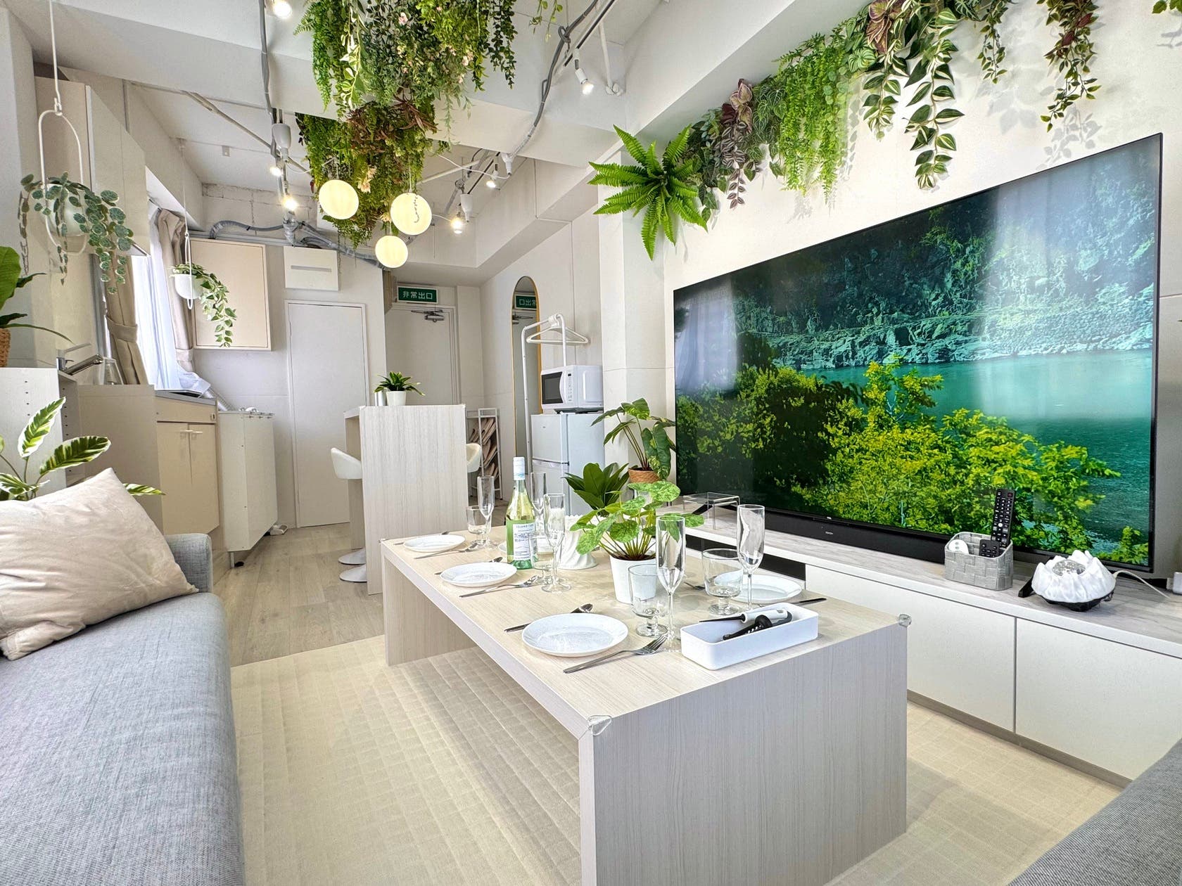 New Open!✨上野エリア･入谷駅3分🌿グリーン溢れる癒し空間🍃推し活💖女子会🥂ママ友会☕️75型TV📺撮影📷の写真2