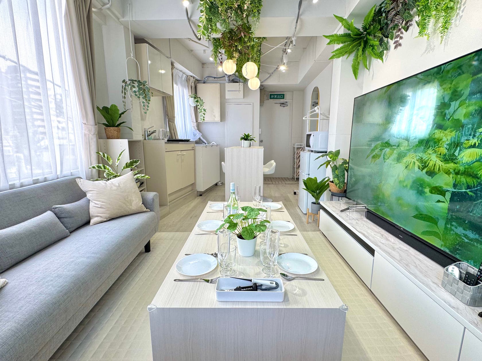 New Open!✨上野エリア･入谷駅3分🌿グリーン溢れる癒し空間🍃推し活💖女子会🥂ママ友会☕️75型TV📺撮影📷の写真16