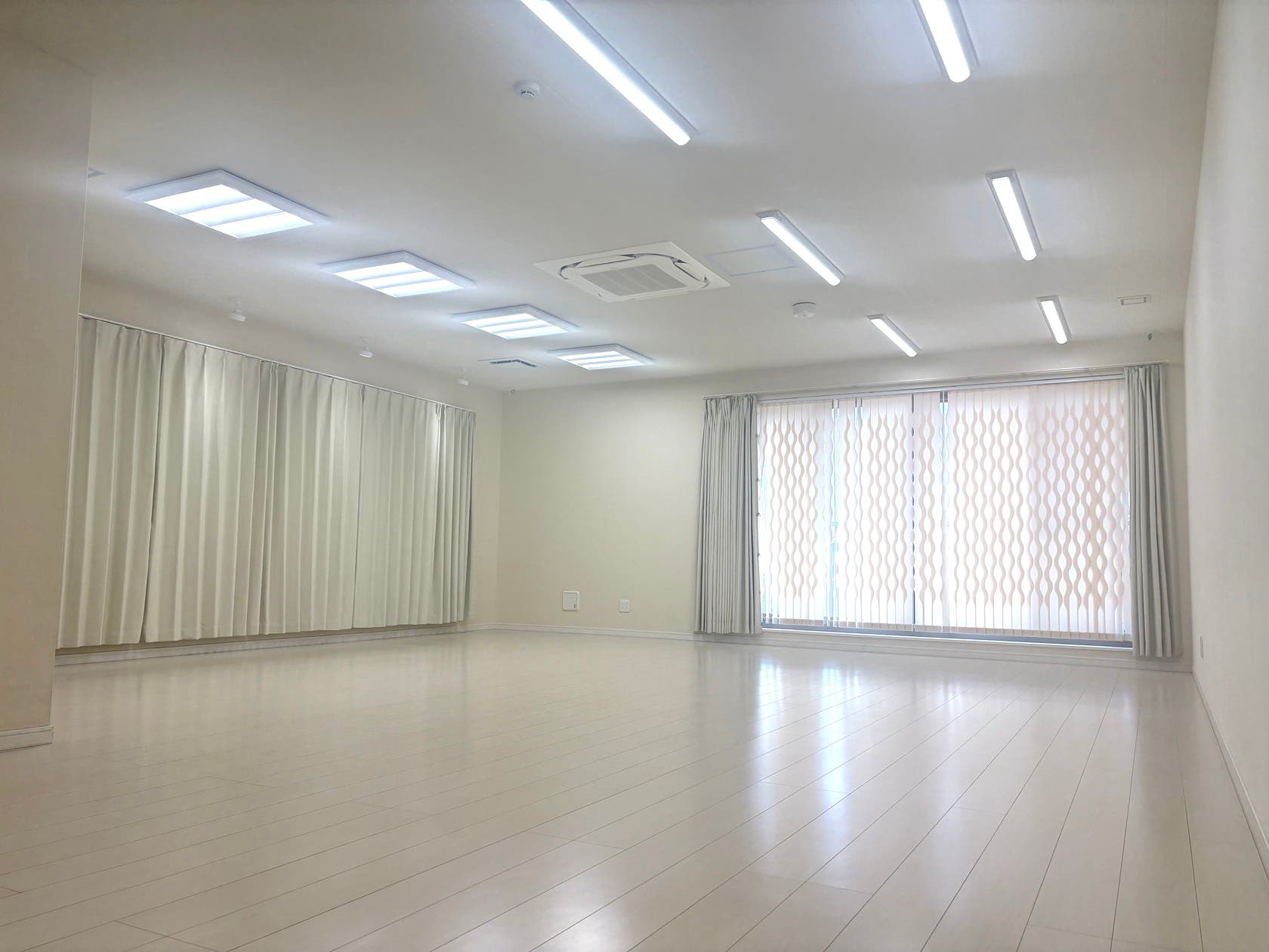 ✨new OPEN✨駅近♪57.89㎡！多目的スタジオ★大型鏡面ありの写真1