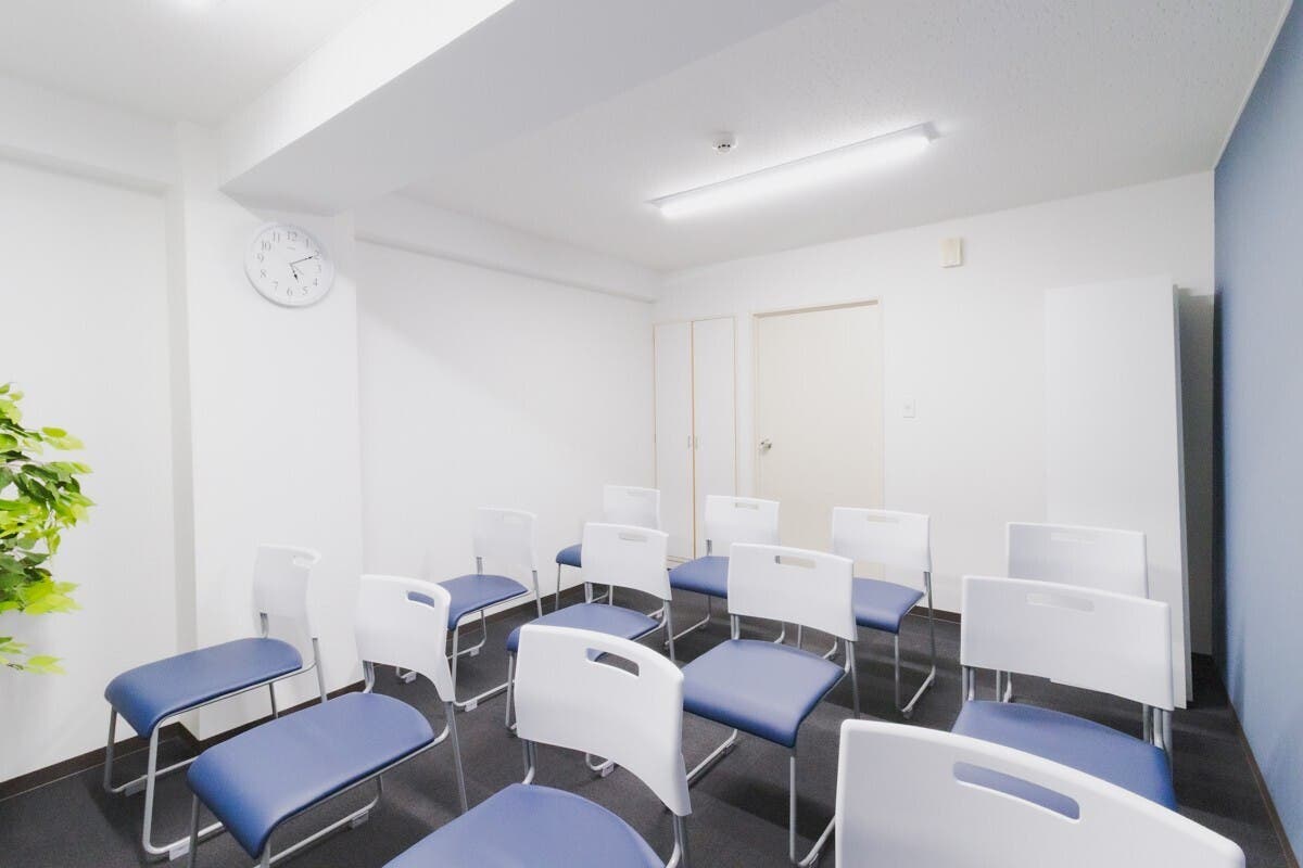 【札幌駅出口目の前！定員12名！】50型大型モニター・10Gbps光回線・WiFi全て無料！ふれあい貸し会議室 札幌No166の写真9