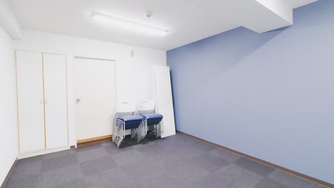 【札幌駅出口目の前!定員12名!】50型大型モニター・10Gbps光回線・WiFi全て無料!ふれあい貸し会議室 札幌No166の写真16