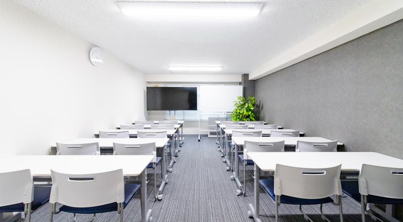 【札幌駅出口目の前！定員24名！】65型大型モニター・10Gbps光回線・WiFi全て無料！ふれあい貸し会議室 札幌No167