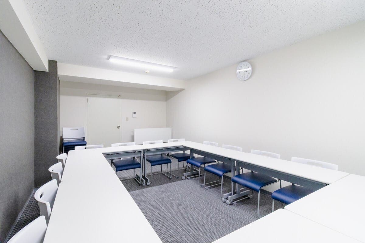 【札幌駅出口目の前！定員24名！】65型大型モニター・10Gbps光回線・WiFi全て無料！ふれあい貸し会議室 札幌No167の写真15
