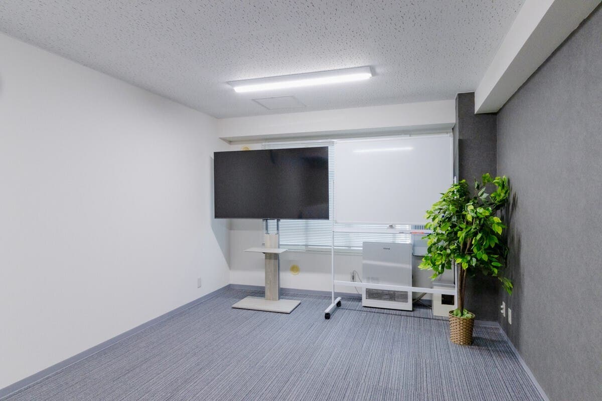 【札幌駅出口目の前！定員24名！】65型大型モニター・10Gbps光回線・WiFi全て無料！ふれあい貸し会議室 札幌No167の写真22