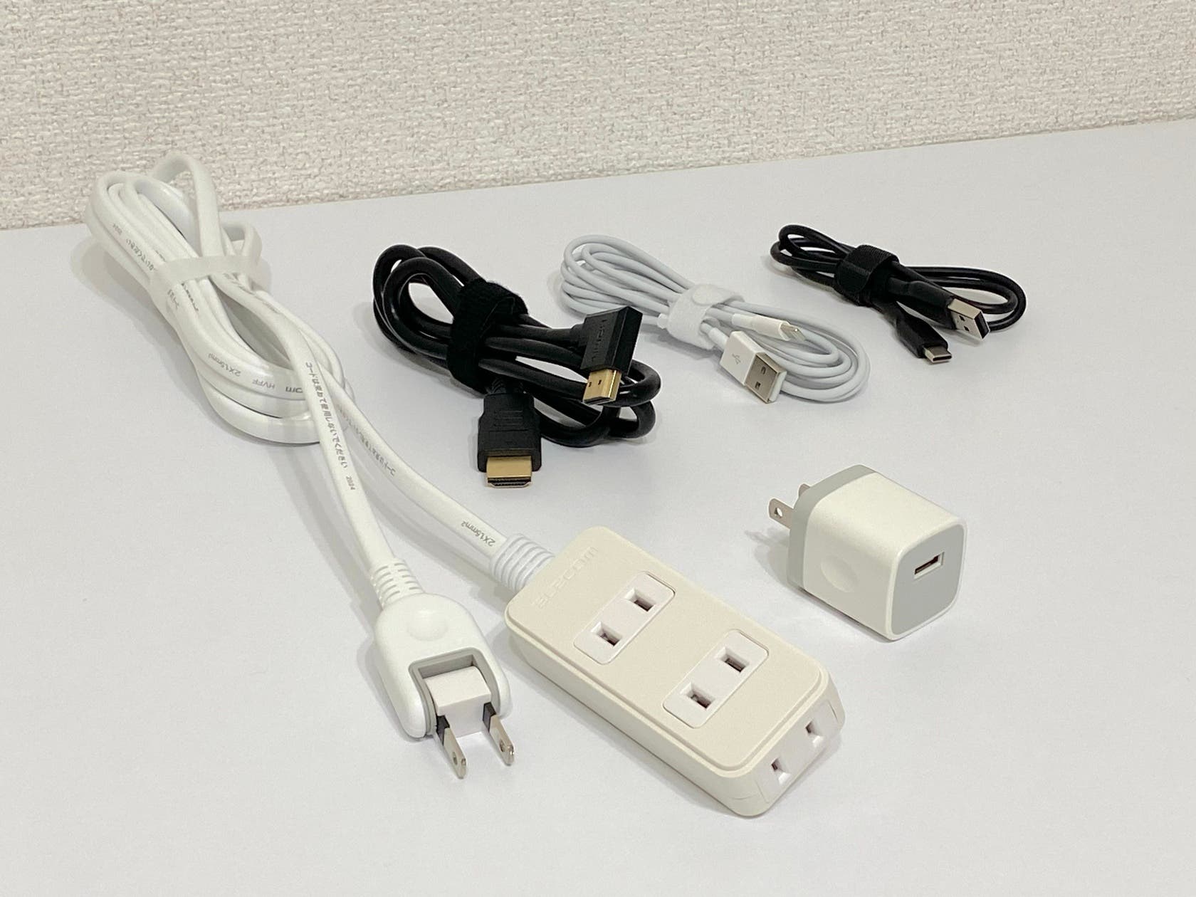 【無料】コンセント・各種ケーブル類の画像1