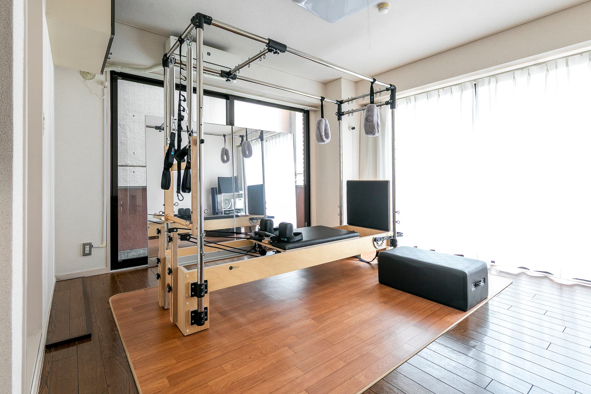 【中野駅徒歩1分】キャフォーマー完備|1h1,650円～／6-24時OK|レッスン/自主練/個人利用|マット/ボール/リングの写真10