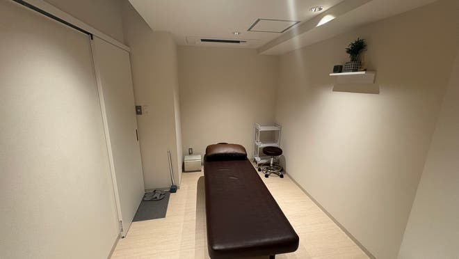 【ROOM4】麻布十番駅近!徒歩1分!今話題の設備が充実したリラクゼーション特化のレンタルシェアサロン!受付スタッフ常駐の写真3