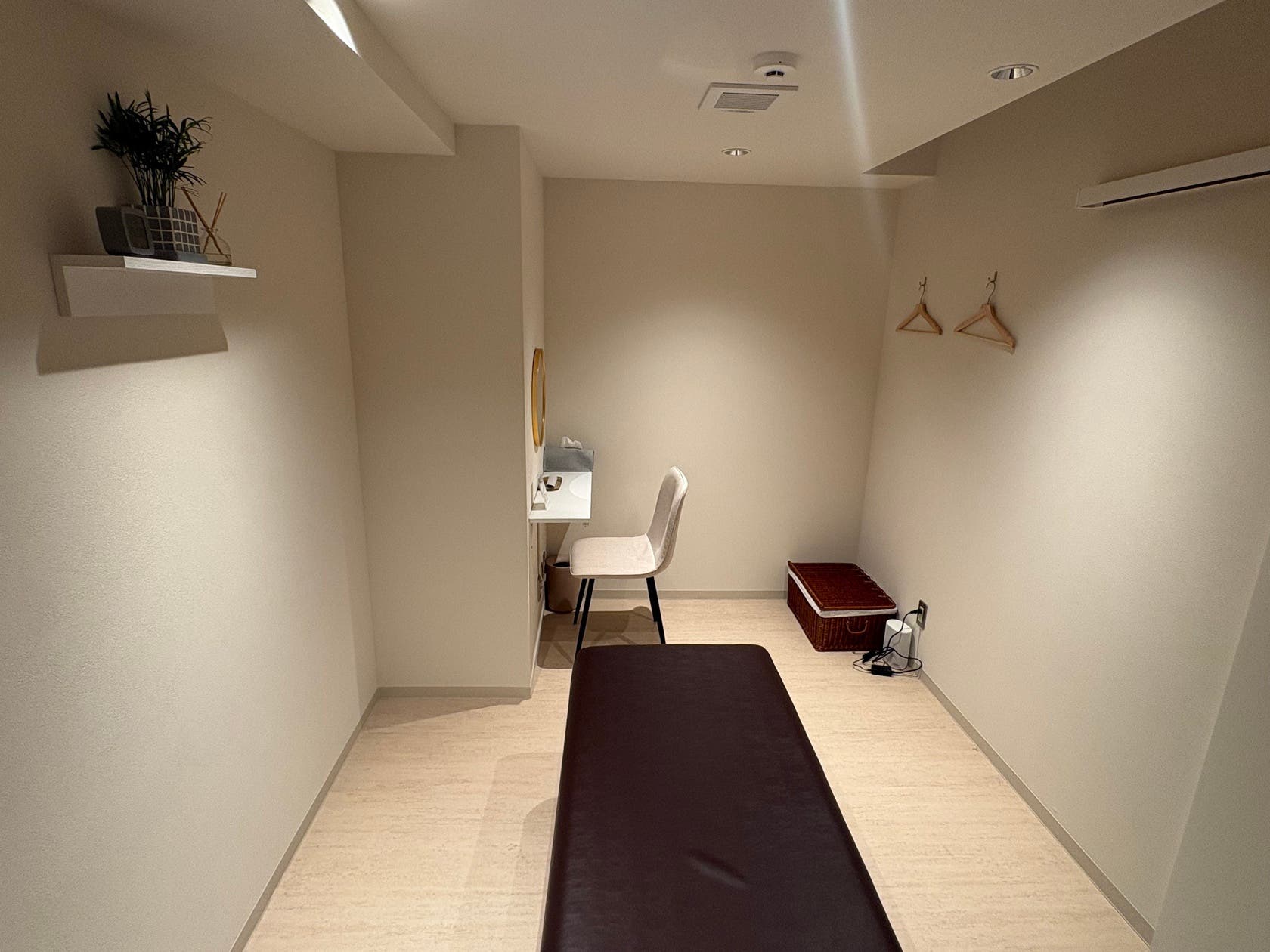 【ROOM4】麻布十番駅近！徒歩1分！今話題の設備が充実したリラクゼーション特化のレンタルシェアサロン！受付スタッフ常駐の写真4