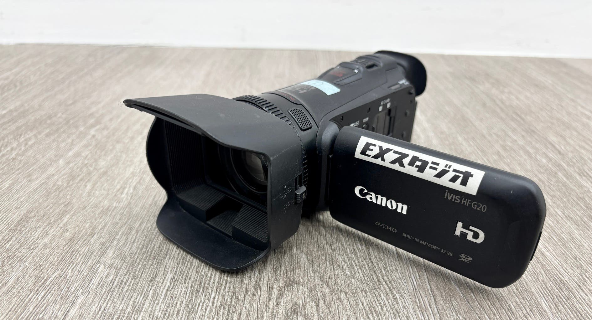 Canon iVIS HF G20 ビデオカメラ & スタンドの画像1