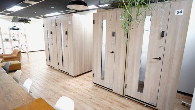 <TKPビズ BOX 新橋カンファレンスセンターNo.3>1人用個室🚪光回線Wi-Fi📶電源🔌テレワーク/オンライン会議の写真5