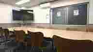 新潟駅徒歩2分|最大12名・65型モニター完備|会議・面接・研修・セミナーに最適の写真2