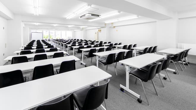 【関内駅徒歩1分】160㎡・最大160名|低価格|備品全て無料|貸し会議室・セミナー会場|レイアウト変更自由の写真3