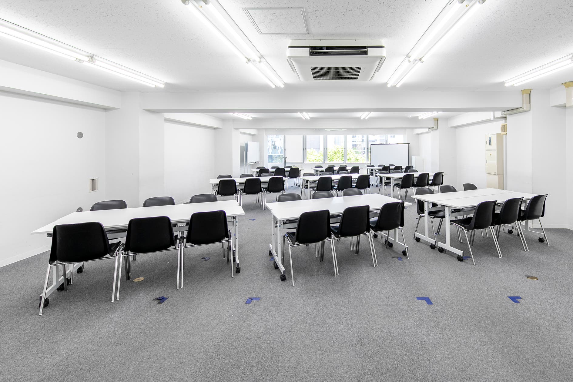 【関内駅徒歩1分】160㎡・最大160名｜低価格｜備品全て無料｜貸し会議室・セミナー会場｜レイアウト変更自由の写真13