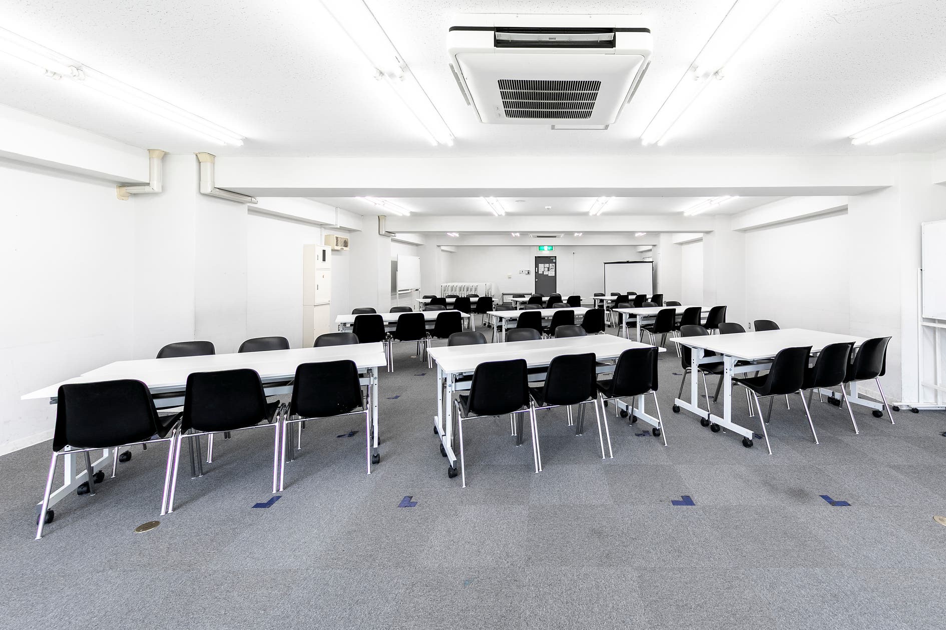【関内駅徒歩1分】160㎡・最大160名｜低価格｜備品全て無料｜貸し会議室・セミナー会場｜レイアウト変更自由の写真16