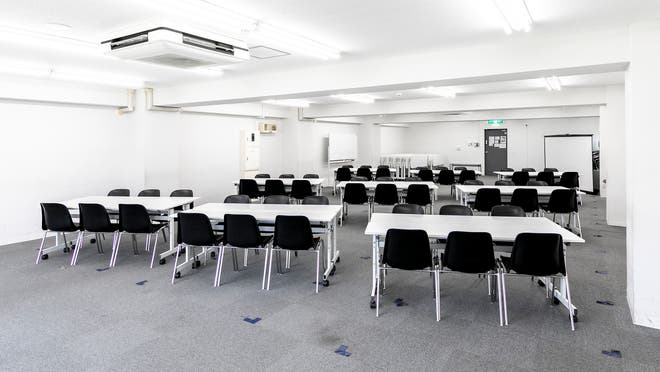 【関内駅徒歩1分】160㎡・最大160名|低価格|備品全て無料|貸し会議室・セミナー会場|レイアウト変更自由の写真17