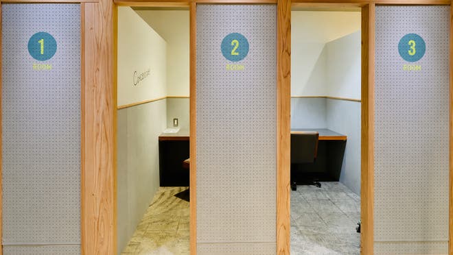 豊田市駅徒歩1分|1名半個室ブース2|Web会議・自習|高速Wi-Fi・電源の写真1