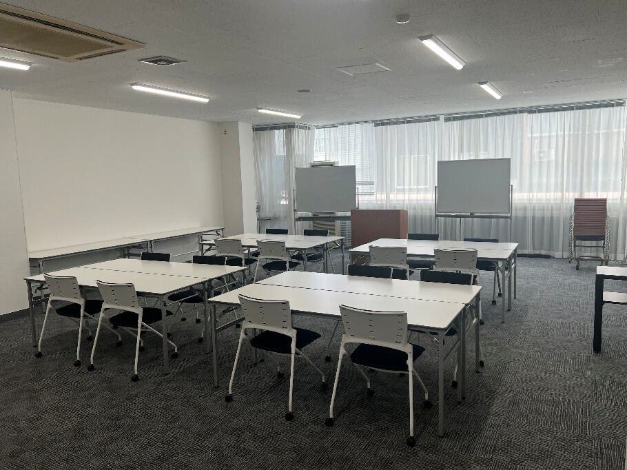 上田駅お城口徒歩8分｜最大36名対応｜会議・研修・セミナー・勉強会｜丸陽ビル2階の多目的レンタルスペースの写真2