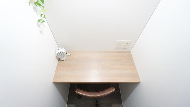 <TKPビズ BOX 新大阪カンファレンスセンターNo.1>1人用個室🚪光回線Wi-Fi📶電源🔌テレワーク/オンライン会議の写真4