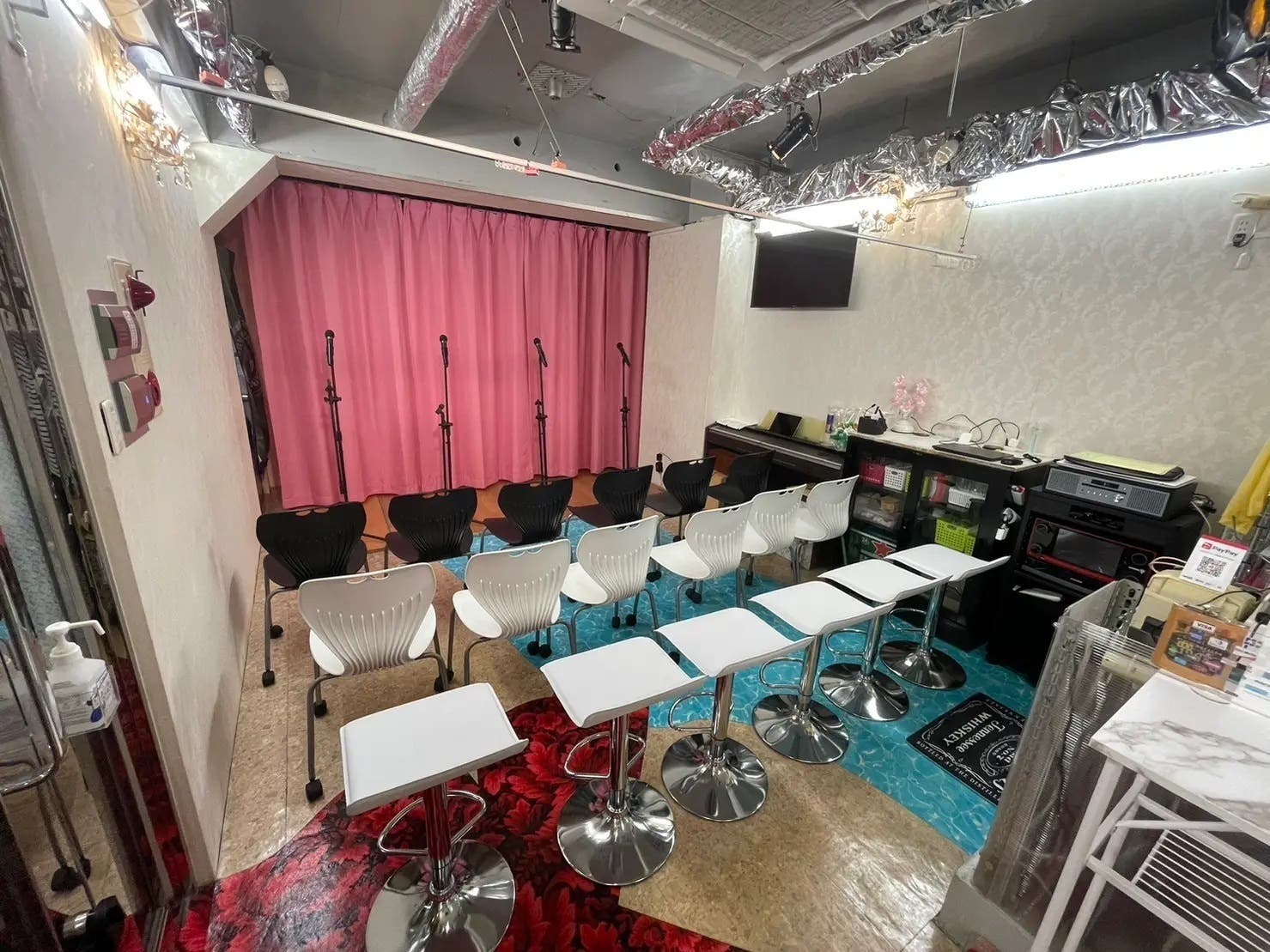 銀座線末広町駅から徒歩２分最大30名収容！☆カフェバー併設多目的レンタルスペース☆使い方無限大☆の写真2