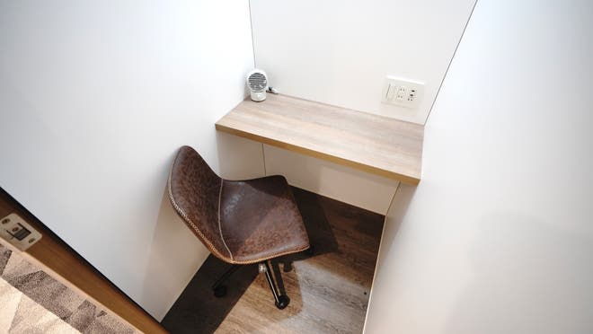 <TKPビズ BOX 市ヶ谷カンファレンスセンターNo.3>1人用個室🚪光回線Wi-Fi📶電源🔌テレワーク/オンライン会議の写真3