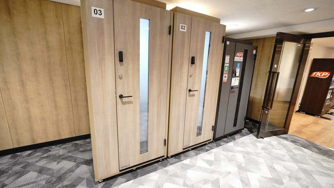 <TKPビズ BOX 市ヶ谷カンファレンスセンターNo.3>1人用個室🚪光回線Wi-Fi📶電源🔌テレワーク/オンライン会議の写真6