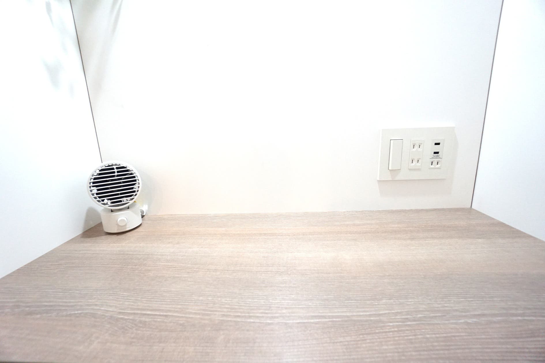 ＜TKPビズ BOX 市ヶ谷カンファレンスセンターNo.3＞1人用個室🚪光回線Wi-Fi📶電源🔌テレワーク/オンライン会議の写真2