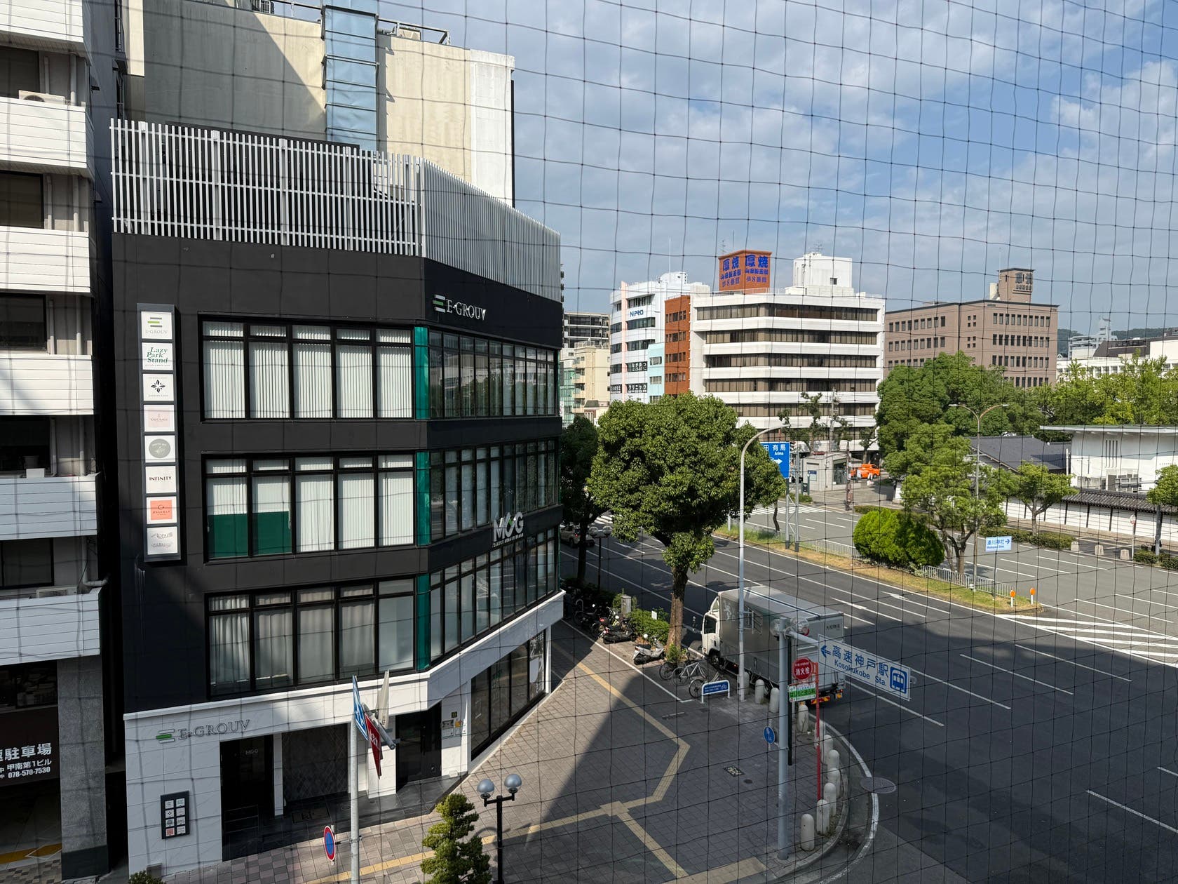 【JR神戸駅2分/高速神戸駅1分】43型モニター/白板/光Wi-Fi/EV有/洋式トイレ/室内換気扇の写真9
