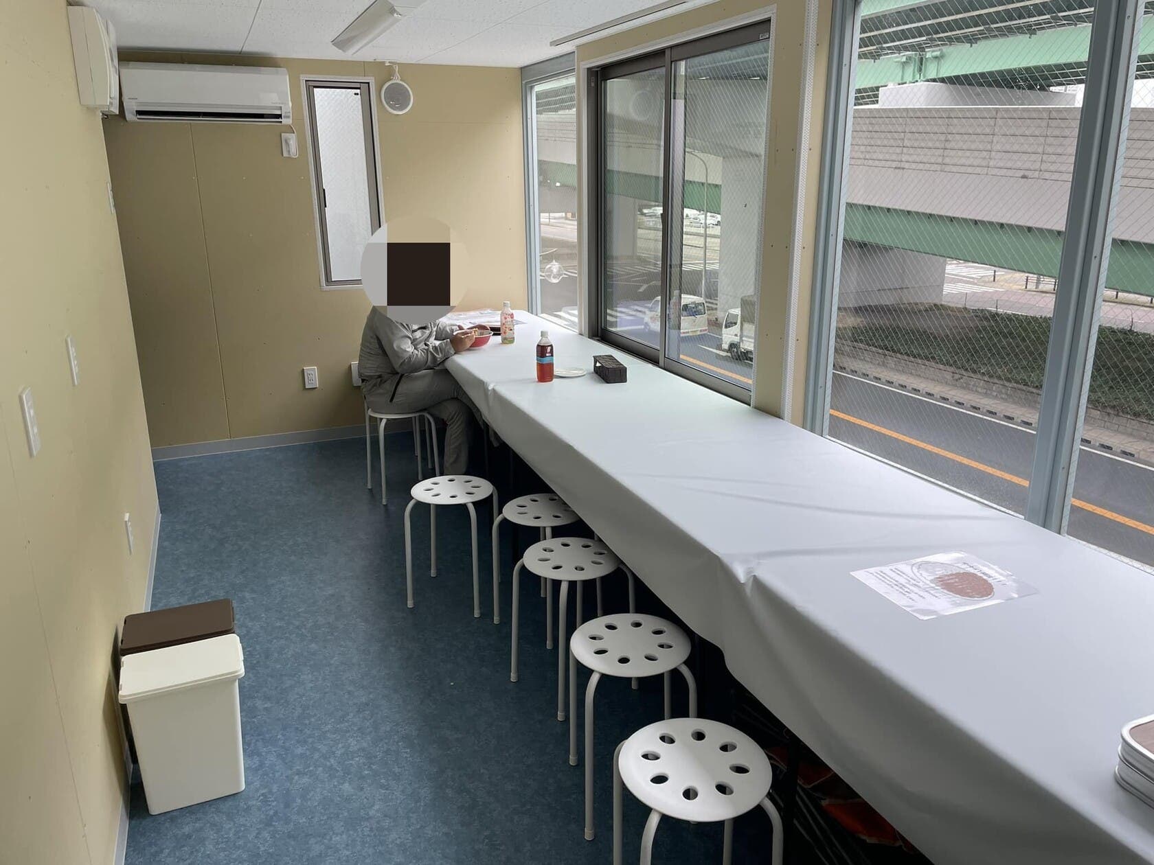 【掲載記念キャンペーン】会議やミーティングに！お誕生日会に！アクセスしやすいレンタルスペース！【高辻会議室】の写真1