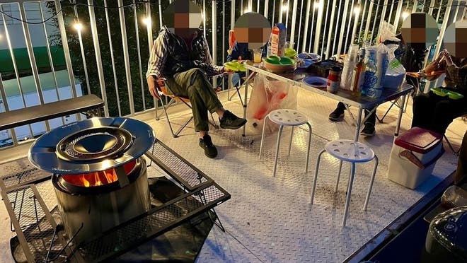 【掲載記念キャンペーン】炭と食材があればBBQ🉑アウトドア設備完備の青空テラス!【ルーフトップ高辻】の写真3
