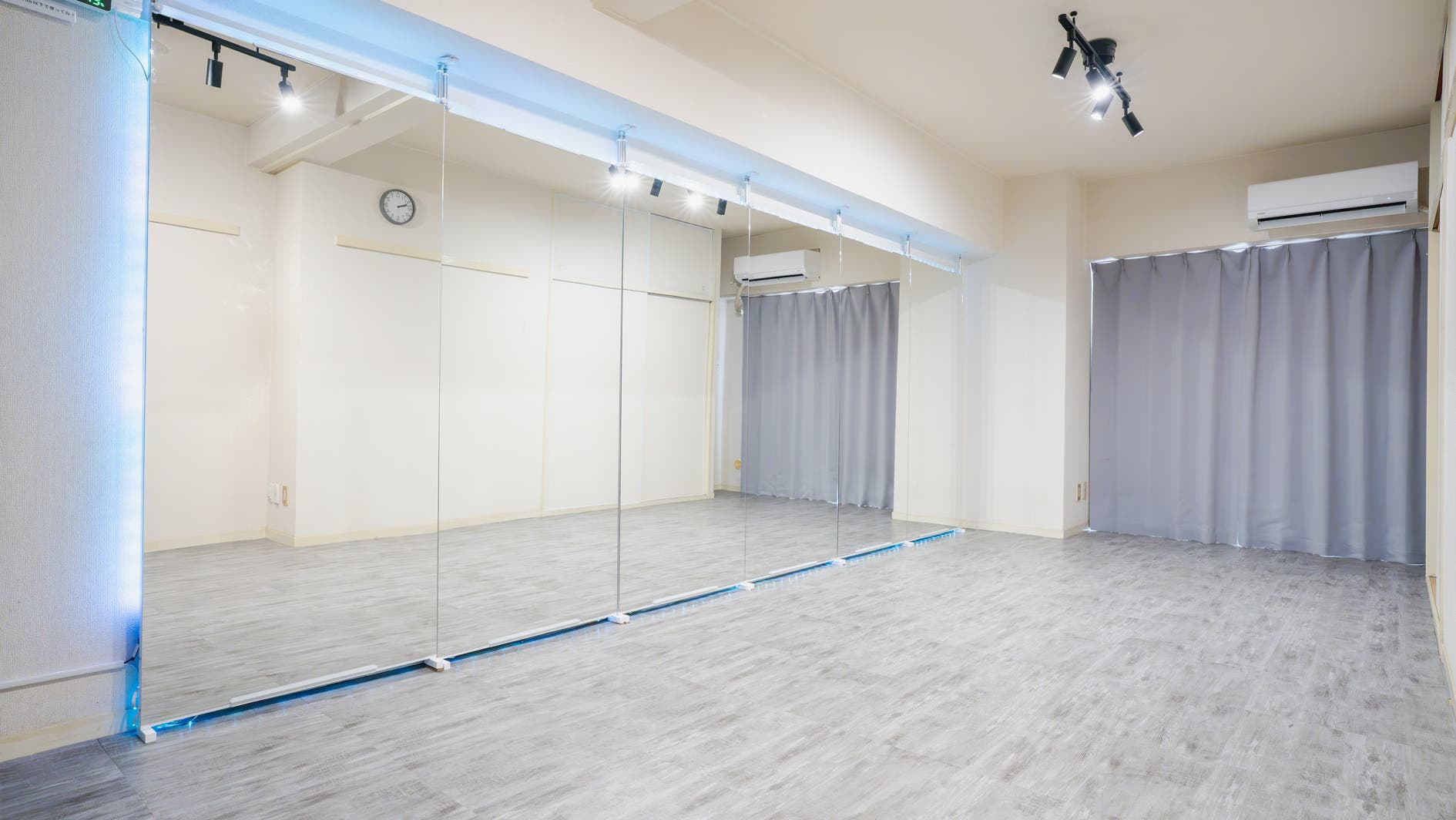 オープン価格✨駅近3分🚶大型鏡🪞ダンス💃撮影📸ヨガ🧘レッスン大歓迎🎭推活、着替えにも！の写真1