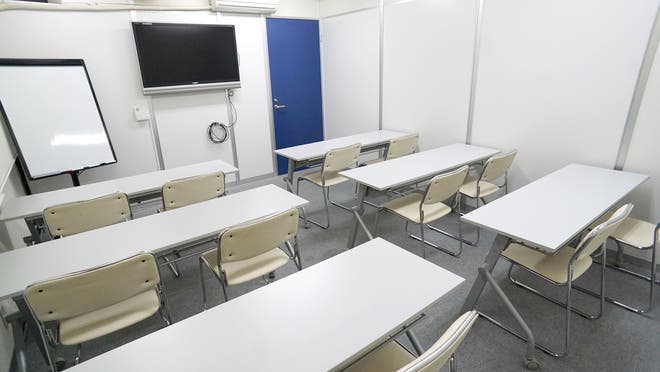 名古屋駅2分×12名×24時間 ディスプレイやホワイトボードなど備品無料の会議室ルームB(スペマ)の写真1