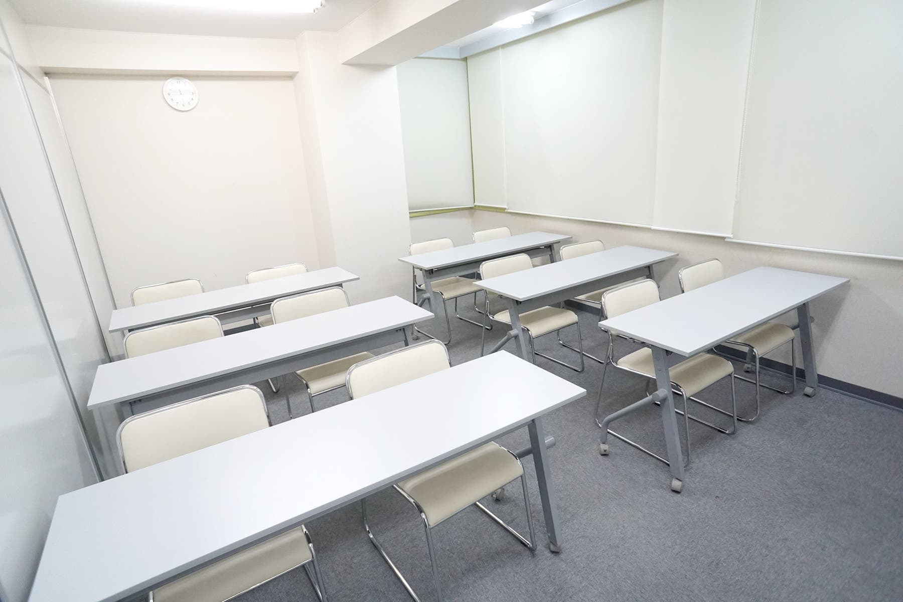 名古屋駅２分×12名×24時間 ディスプレイやホワイトボードなど備品無料の会議室ルームB（スペマ）の写真2
