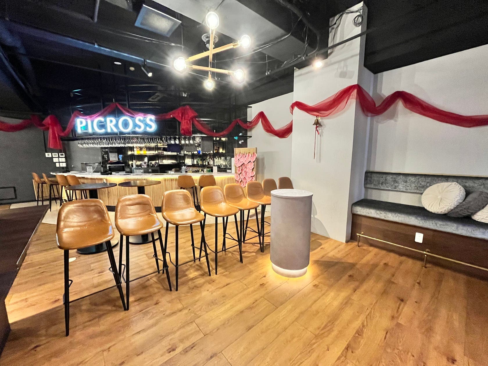スペモ🍻大塚徒歩１分✨最大120名🥳おしゃれなバー空間を貸切❣️イベント・パーティー・撮影✨888_PICROSS大塚店の写真3