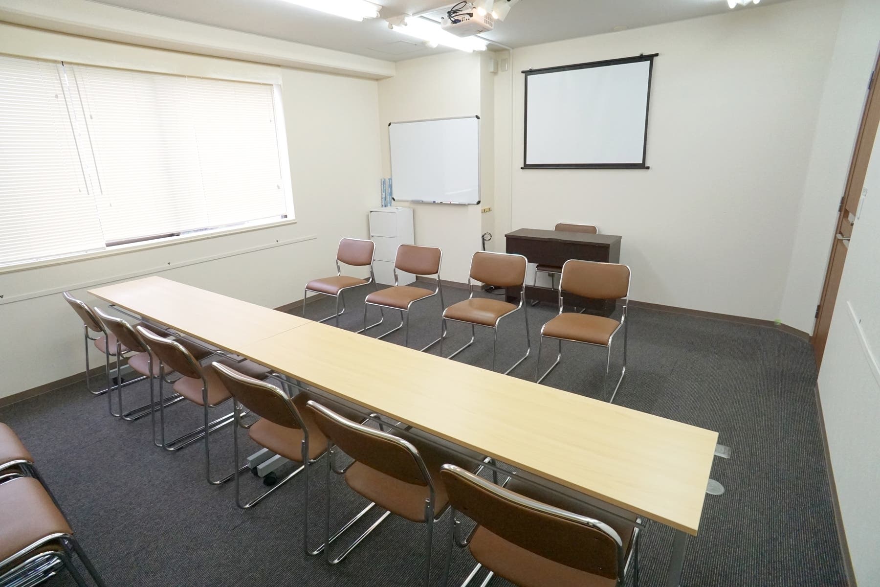 名古屋駅２分 スクール１８名でプロジェクター等備品無料の会議室ルームＥ【スペマ】の写真8