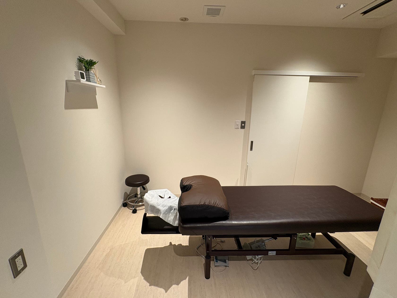 【ROOM5】麻布十番駅近！徒歩1分！今話題の設備が充実したリラクゼーション特化のレンタルシェアサロン！受付スタッフ常駐の写真5