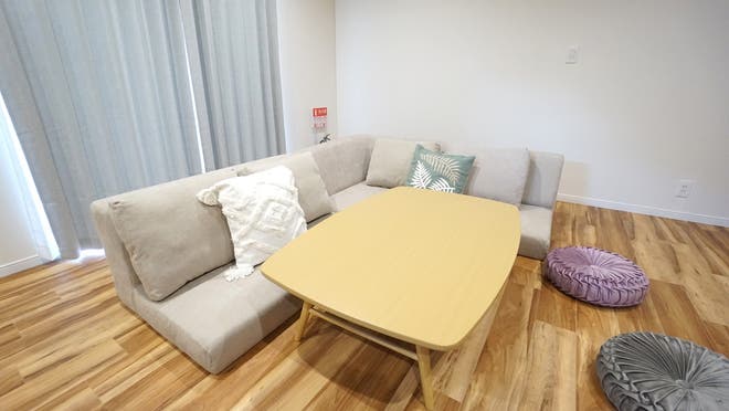 <AddROOM神戸東灘 ROOM1>高架下のレンタルスペース🏠リビング空間🍽️パーティー/撮影/おしゃべり会/鑑賞会の写真5