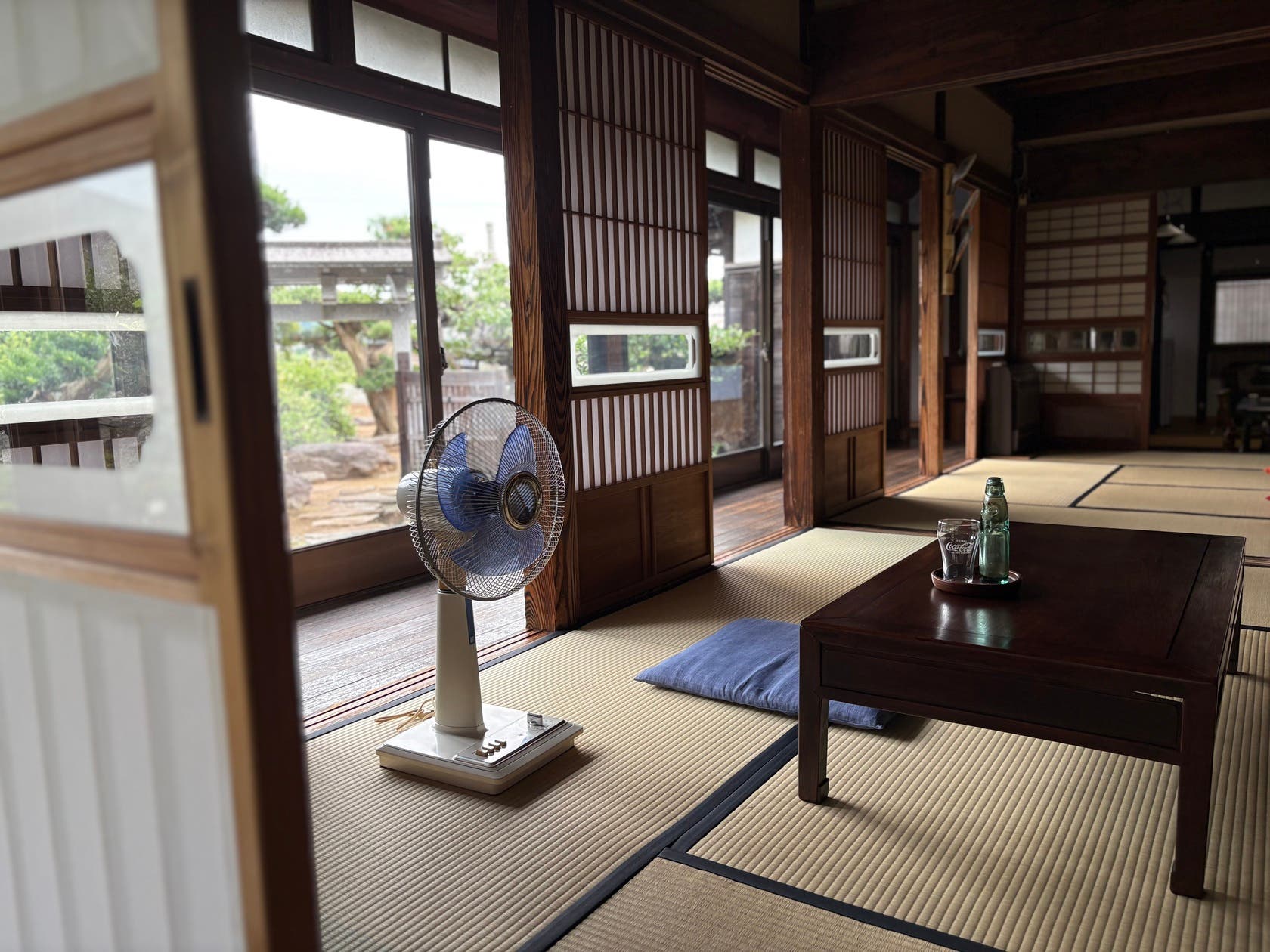■無料駐車場あり■築100年の【ちとせの平屋】｜約75㎡の和空間と庭がつくる静かな世界に、優しく差し込む自然光。の写真7