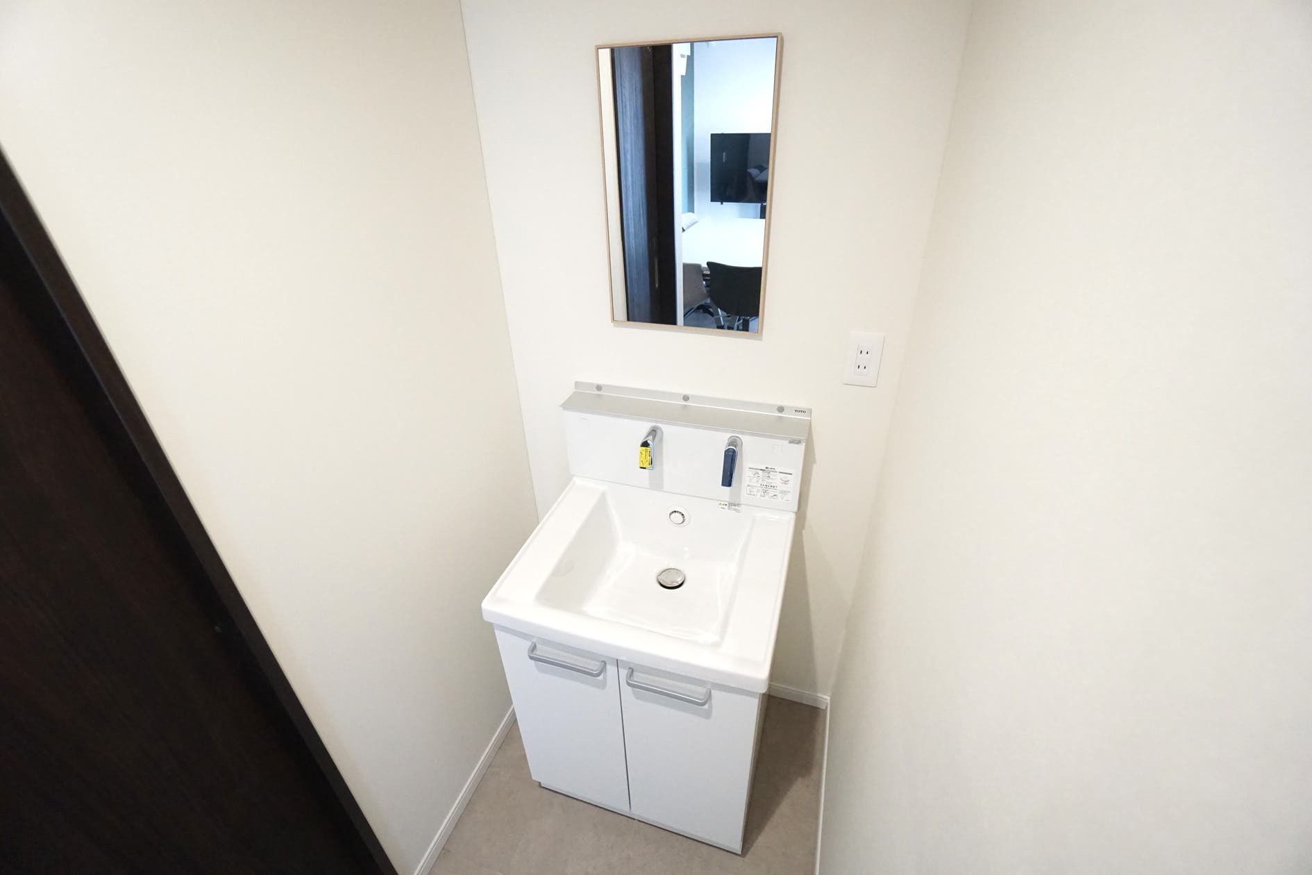 ＜AddROOM神戸東灘 ROOM2＞高架下のレンタルスペース🏠ワークスペース会議室☕️会議/打ち合わせ/商談/ワークショップの写真8