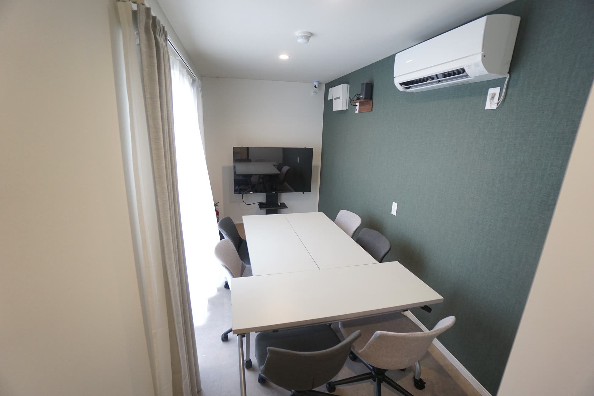 ＜AddROOM神戸東灘 ROOM2＞高架下のレンタルスペース🏠ワークスペース会議室☕️会議/打ち合わせ/商談/ワークショップの写真3