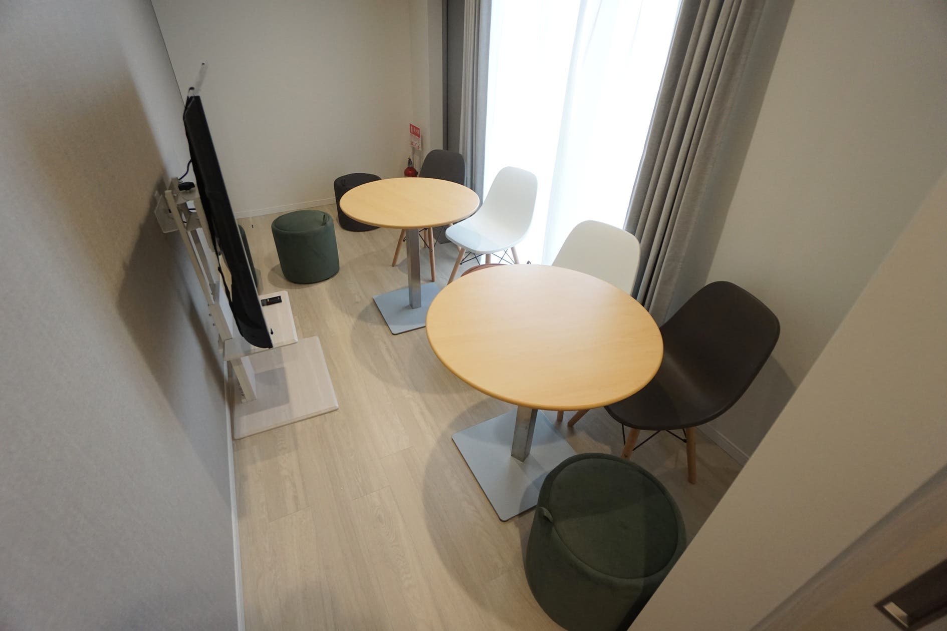 ＜AddROOM神戸東灘 ROOM3＞高架下のレンタルスペース🏠カフェ風会議室☕️会議/打ち合わせ/商談/ワークショップの写真3