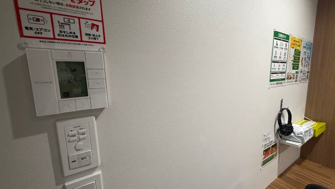 【本八幡駅から徒歩1分】モニター・フリードリンク付き3名個室(ブース7)の写真3