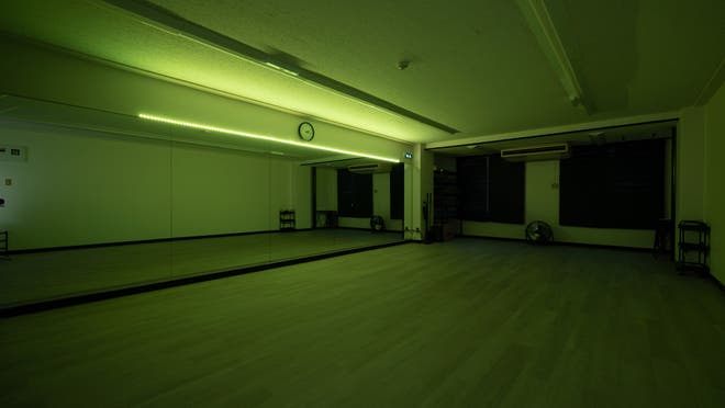 オープン特価/JR東岸和田3分/ヨガ・ピラティス・ダンスに最適/8mの鏡で広々とした空間/更衣室2ヵ所/備品無料の写真24
