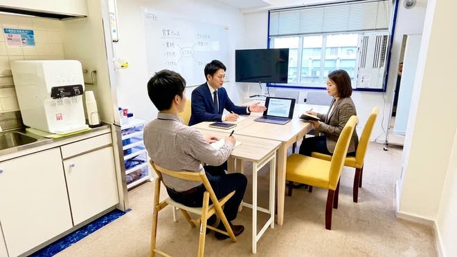 ⭐️商談・面接・WEB会議・勉強会⭐️ 広く(22㎡)使いやすい⭐️札幌駅前⭐️1日7,700円<オレンジ会議室🍊札幌駅前>の写真3